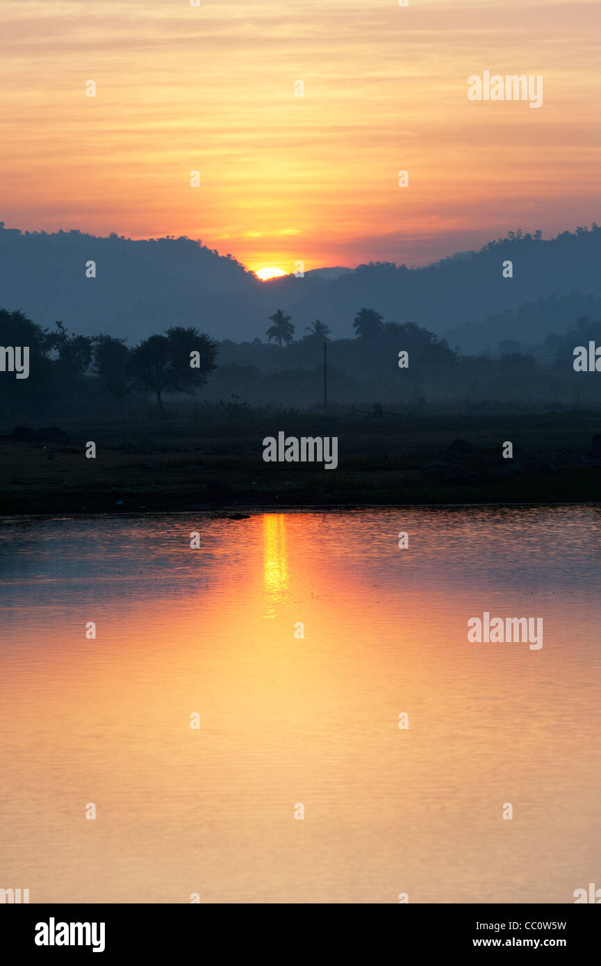 Sunlight over india hi-res stock photography and images - Alamy