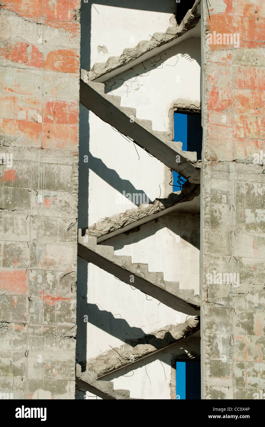 High old demolished building. Concrete stairs Stock Photo - Alamy