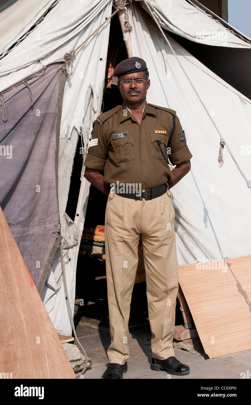 Head security roof terrace secretariat hi-res stock photography and ...