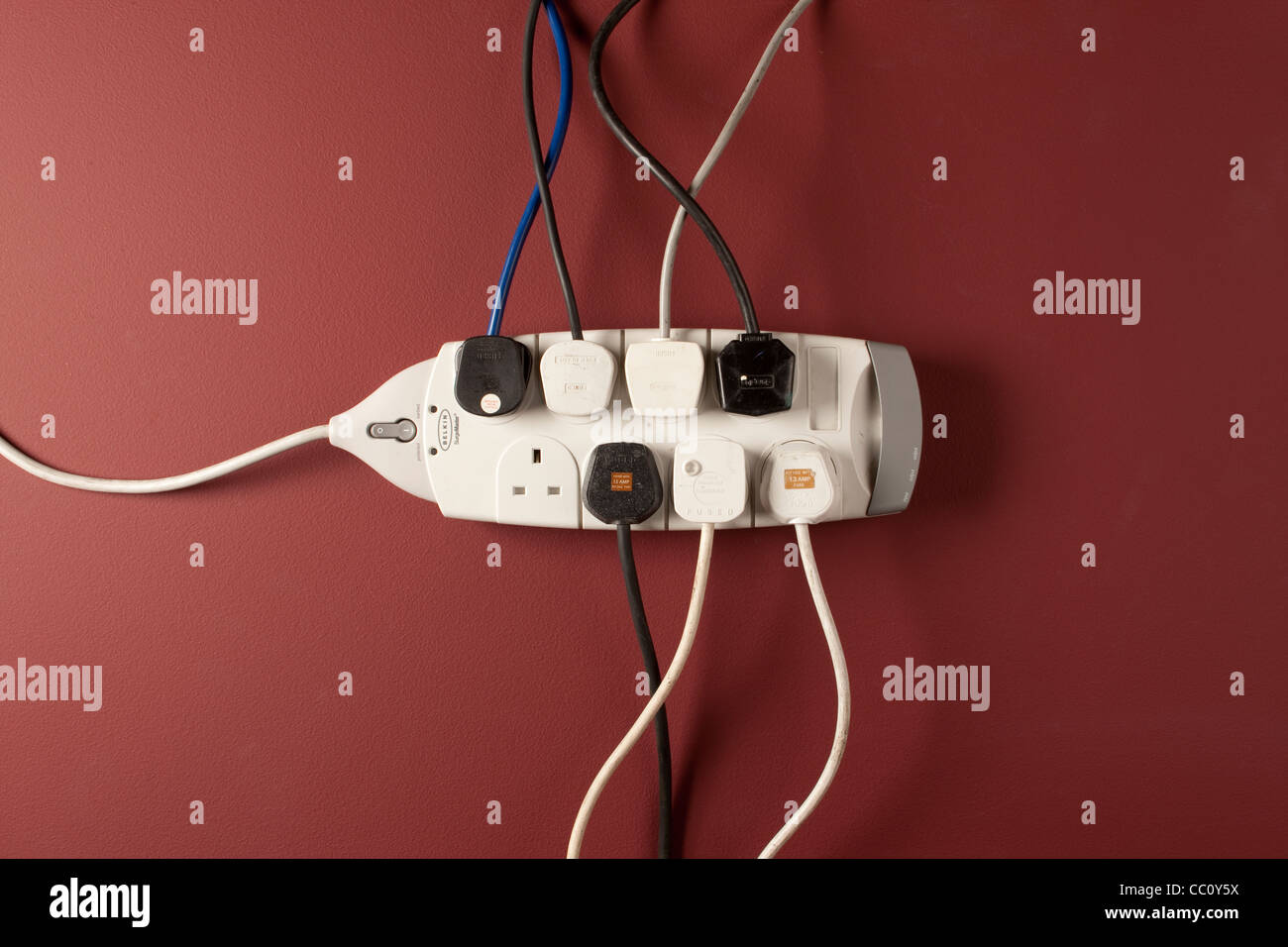 Overloaded sockets hi-res stock photography and images - Alamy
