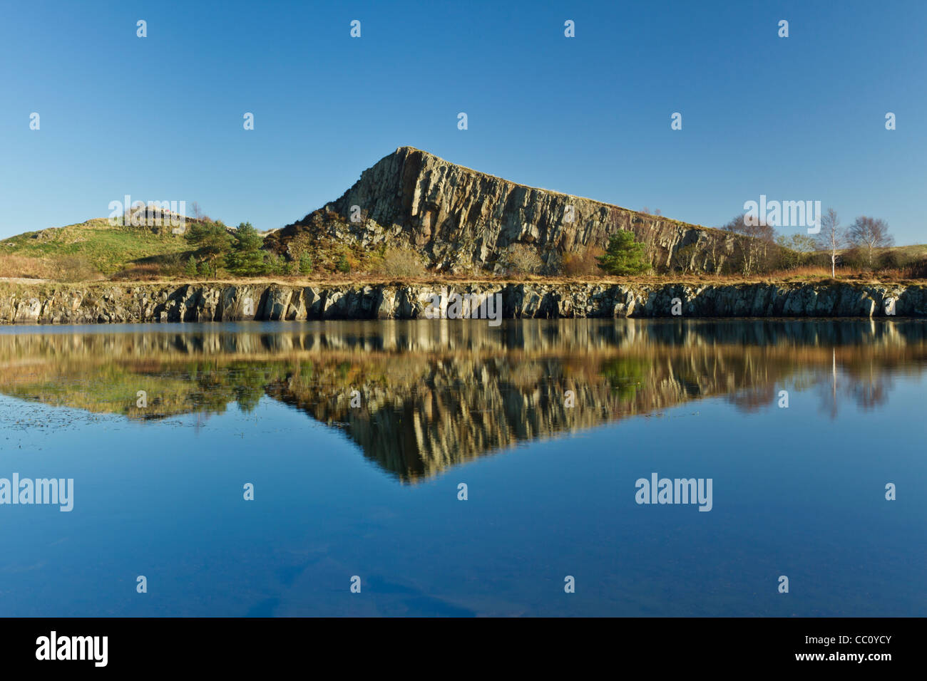Cawfields Crag on an autumn afternoon, Hadrian's Wall Country ...