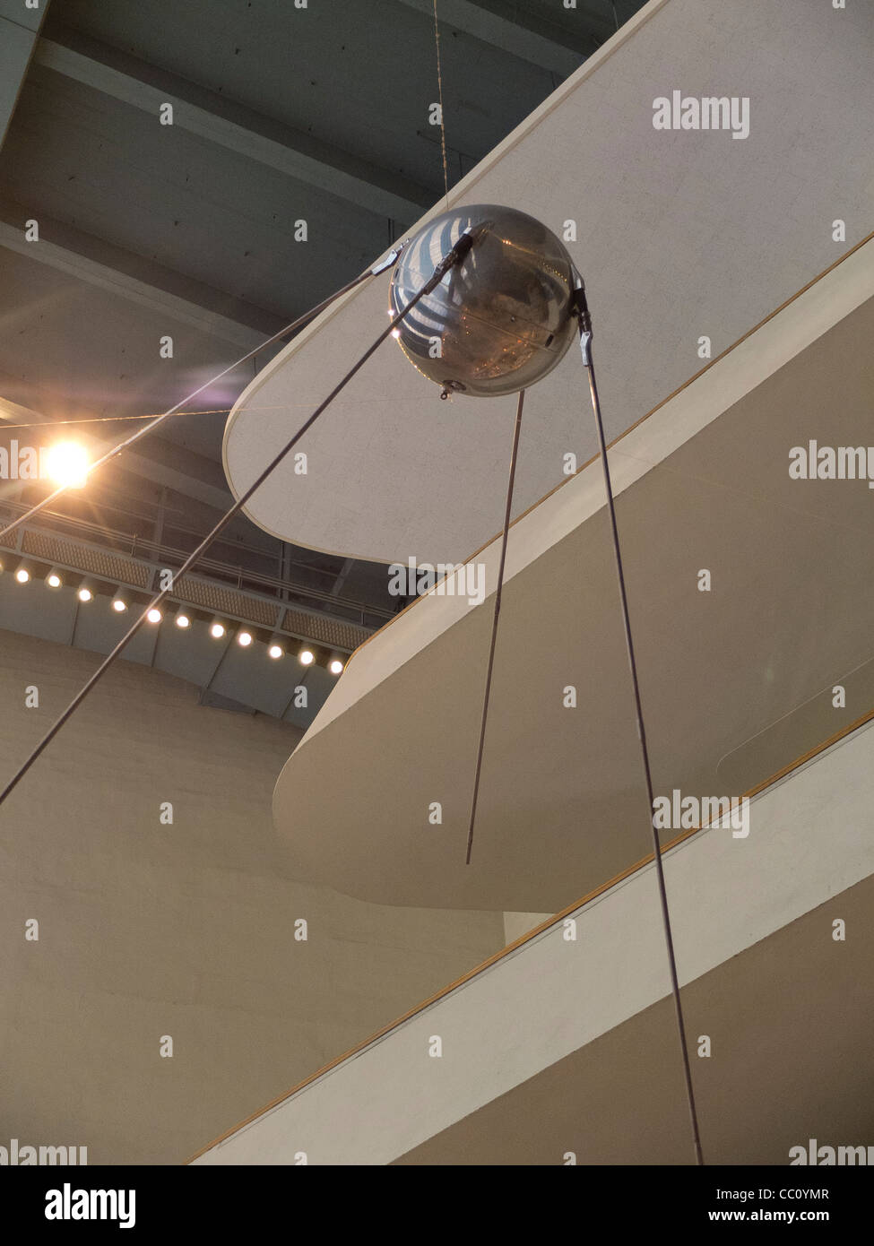 Sputnik 1 hi-res stock photography and images - Alamy