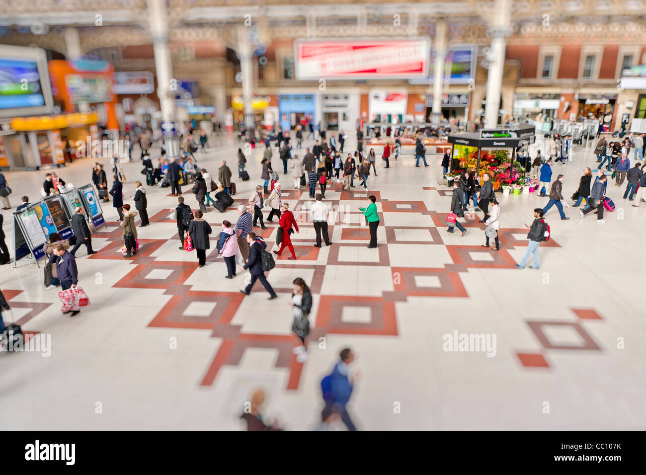 Inside victoria station london england hi-res stock photography and ...