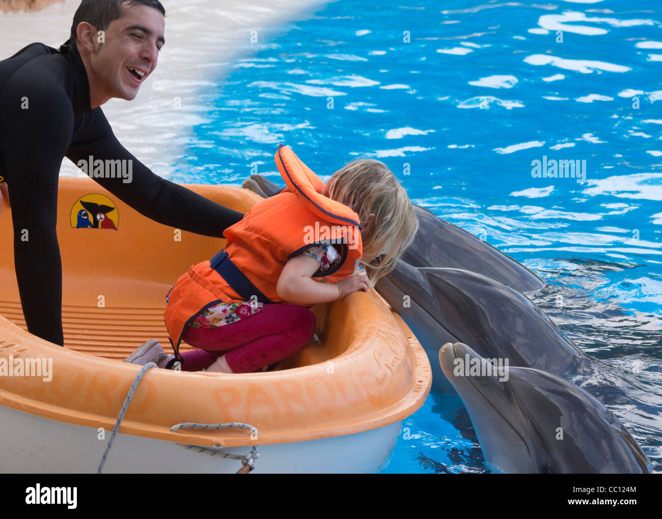 Loro Parque, Tenerife's prime wildlife-zoo attraction. The Dolphin Show ...