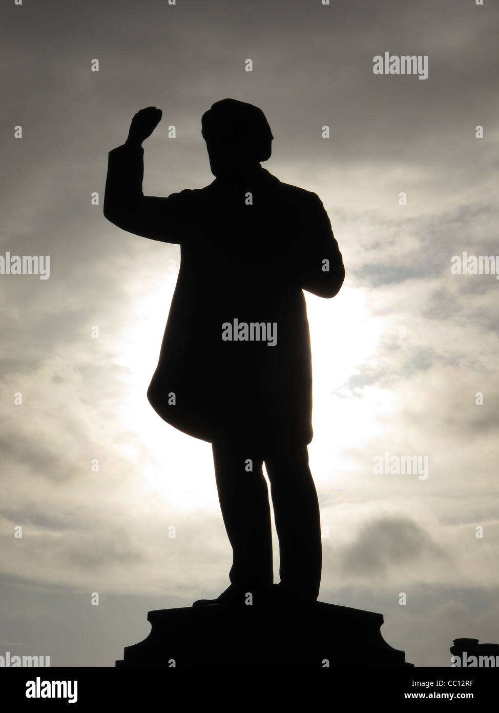 lloyd george statue silhouette in caernafon wales Stock Photo - Alamy