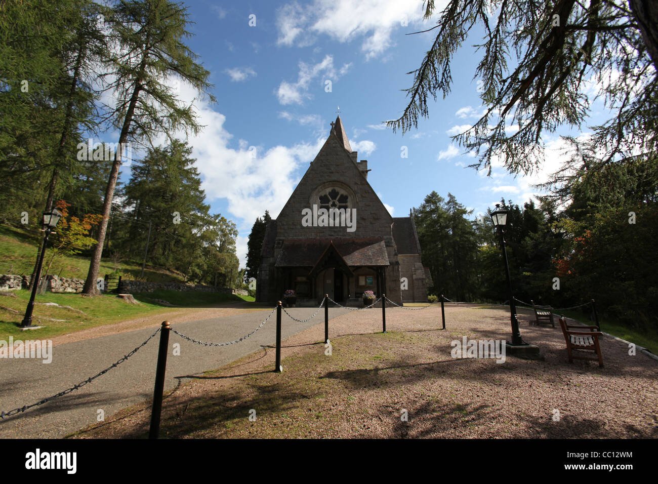 Crathie village hi-res stock photography and images - Alamy