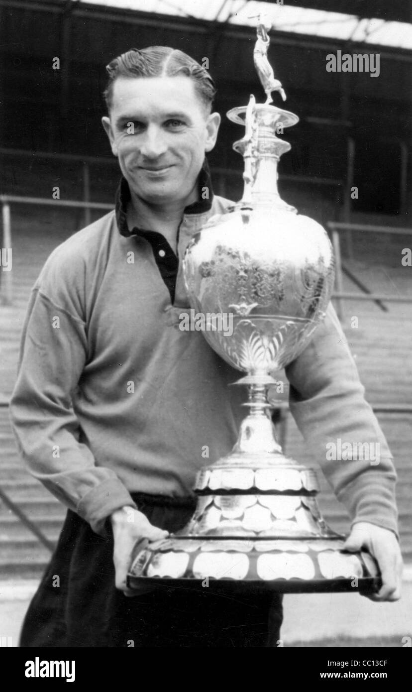 Wolverhampton Wanderers footballer Johnny Hancocks with the First ...