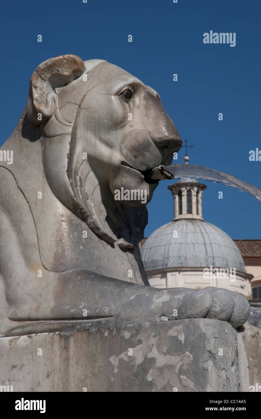 Lion Statue, Piazza del Popolo Square, Rome, Italy Stock Photo - Alamy