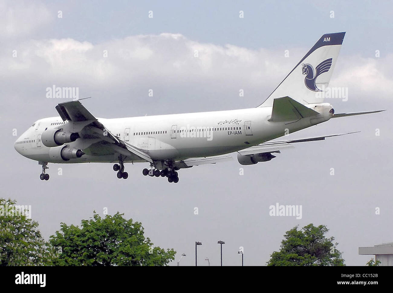 Iran Air Boeing 747-100 (EP-IAM) landing at London Heathrow Airport ...