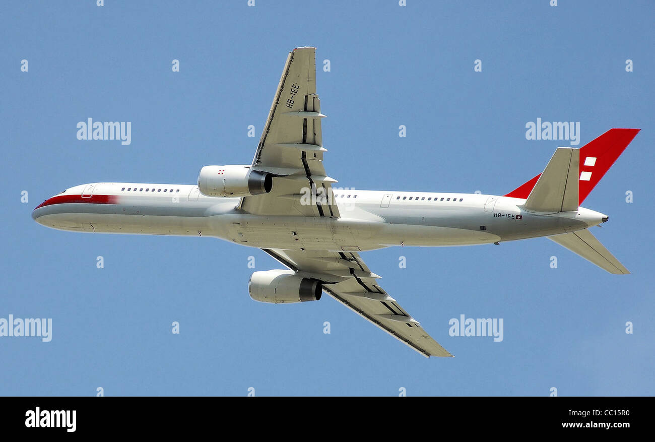 PrivatAir Boeing 757-200 (HB-IEE) taking off from London Heathrow ...