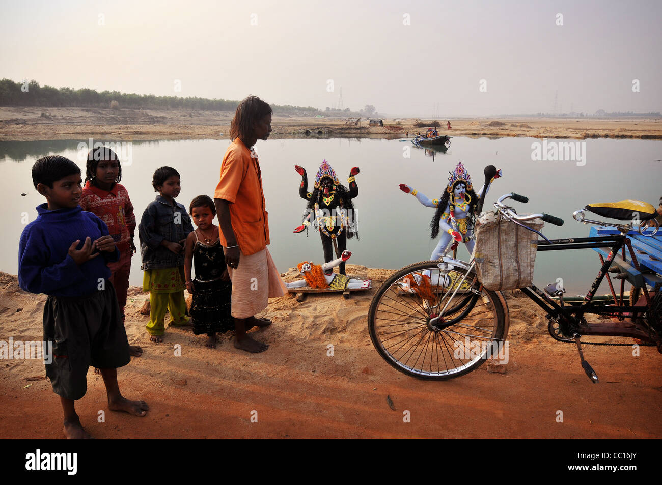 Pilgrims at the Kenduli mela (fair) in West Bengal, India Stock Photo ...