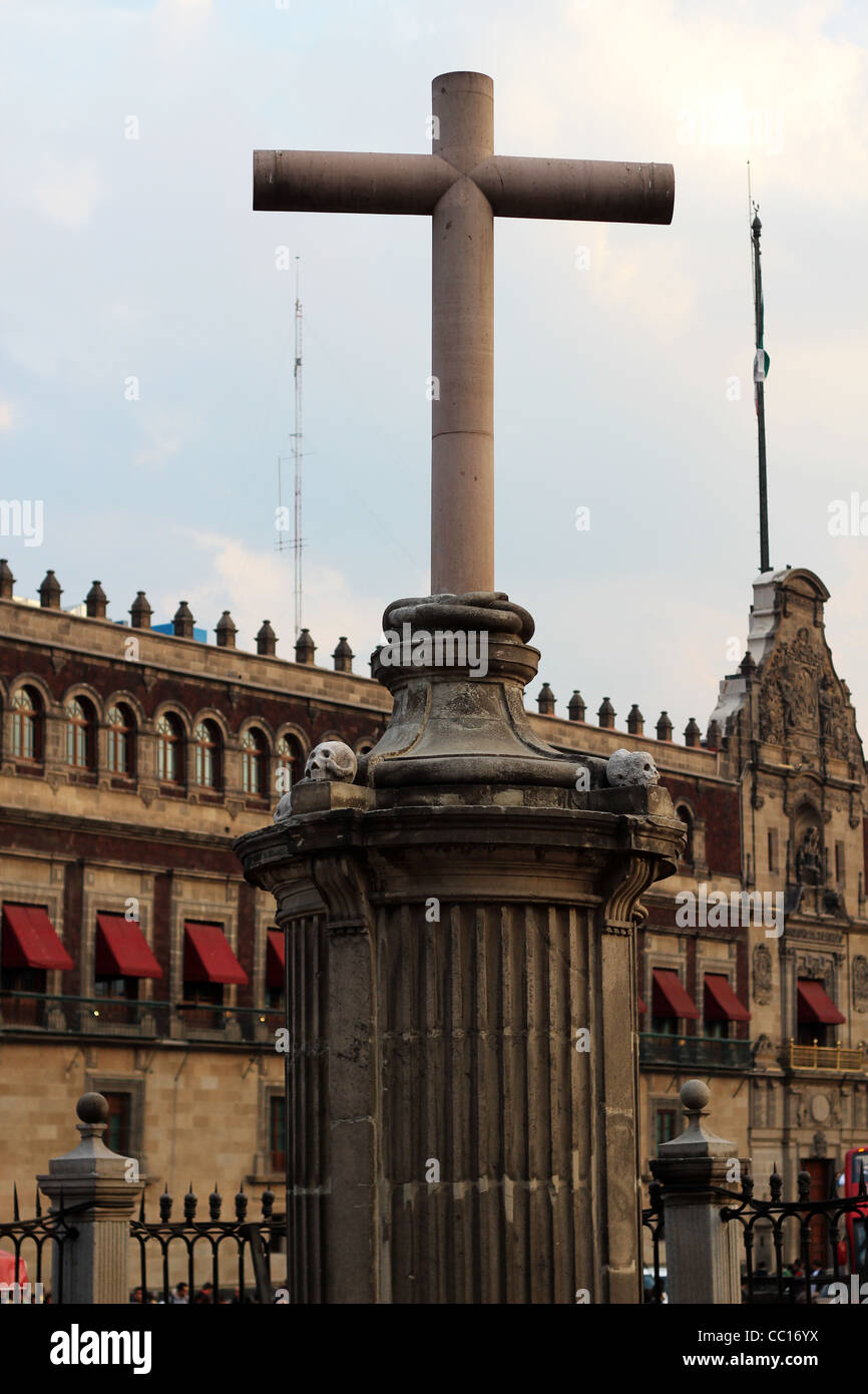 Cross in the Mexico City Cathedral with the National Palace in ...