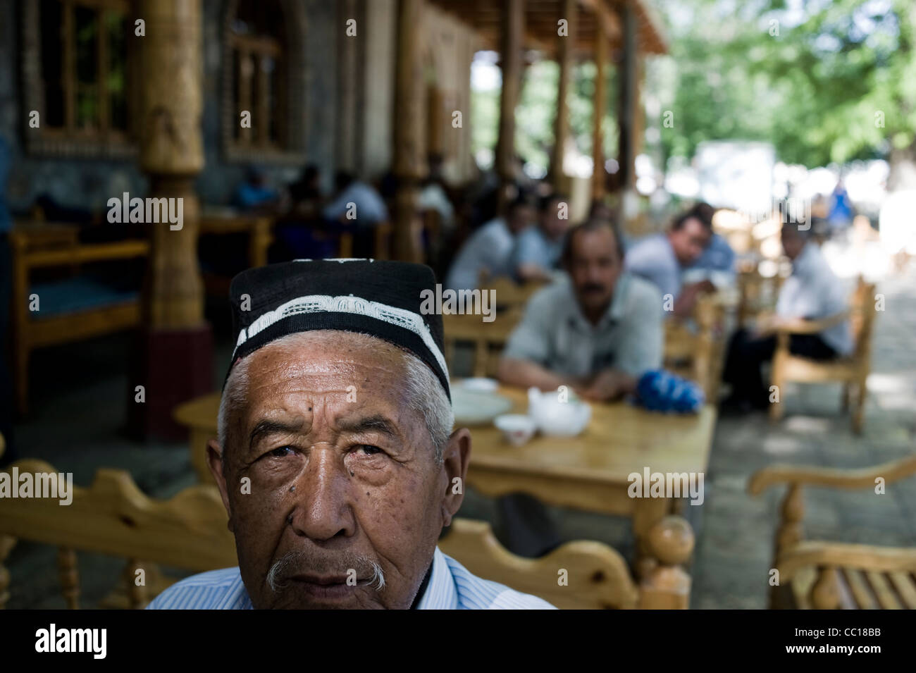 Old man uzbekistan hi-res stock photography and images - Alamy