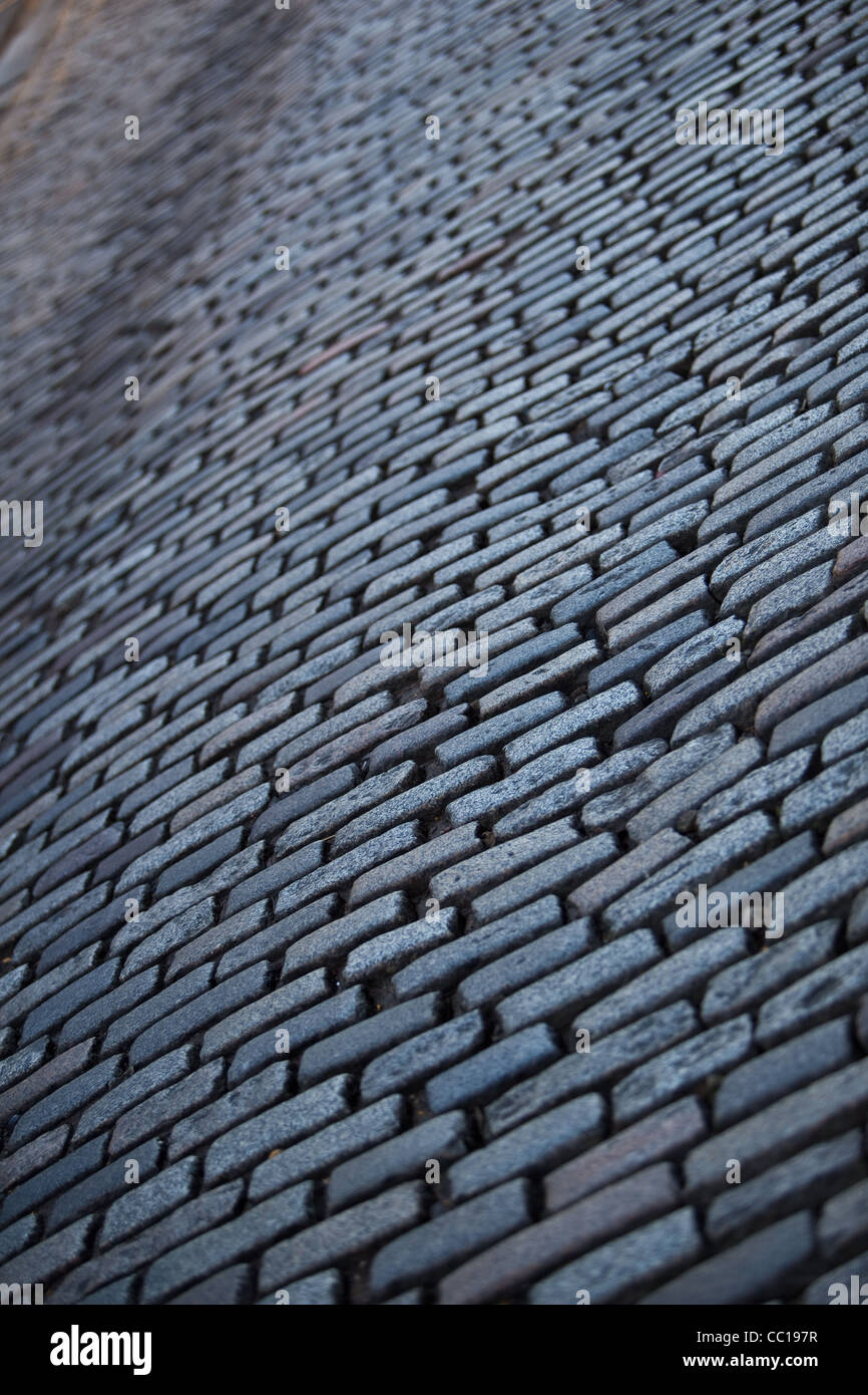 Edinburgh cobbled streets hi-res stock photography and images - Alamy