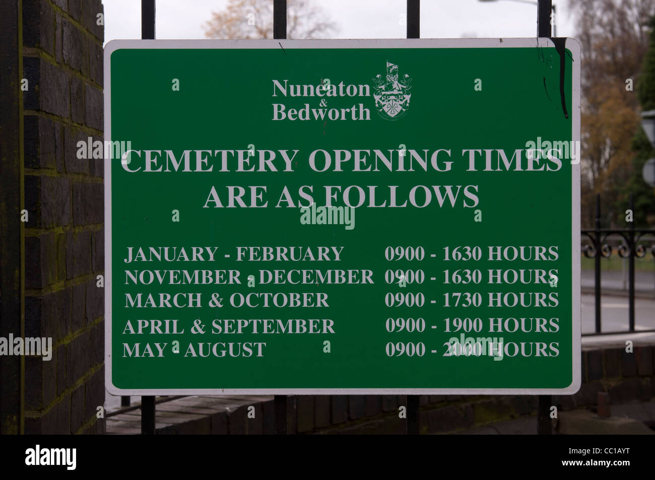 Graveyard uk hi-res stock photography and images - Alamy