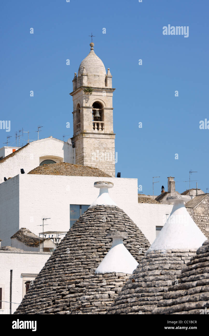 Glimpse of Alberobello, Apulia, Italy Stock Photo - Alamy