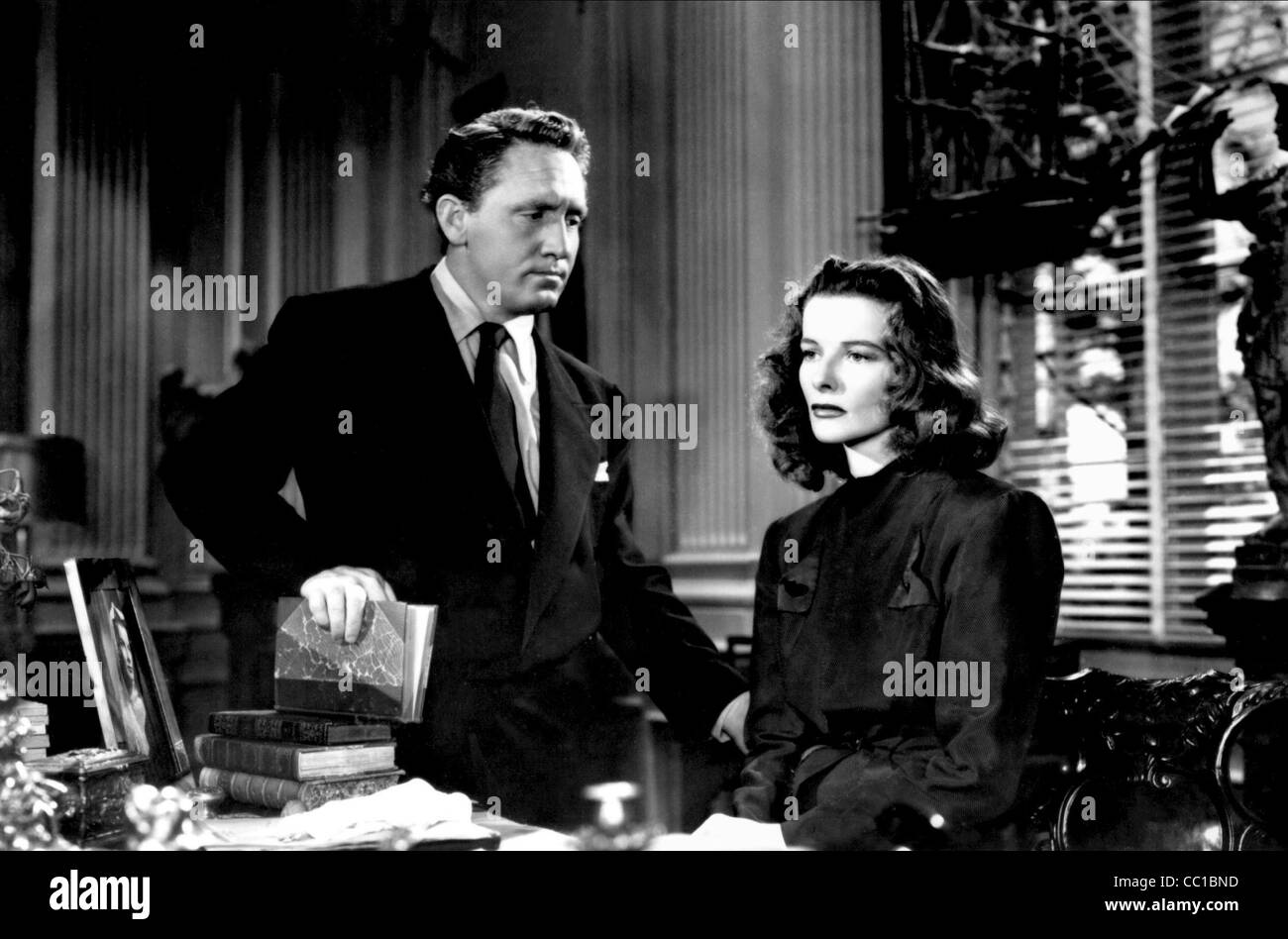 SPENCER TRACY, KATHARINE HEPBURN, KEEPER OF THE FLAME, 1942 Stock Photo ...