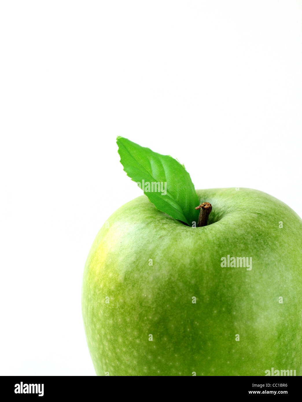 fresh green apple isolated on white Stock Photo - Alamy