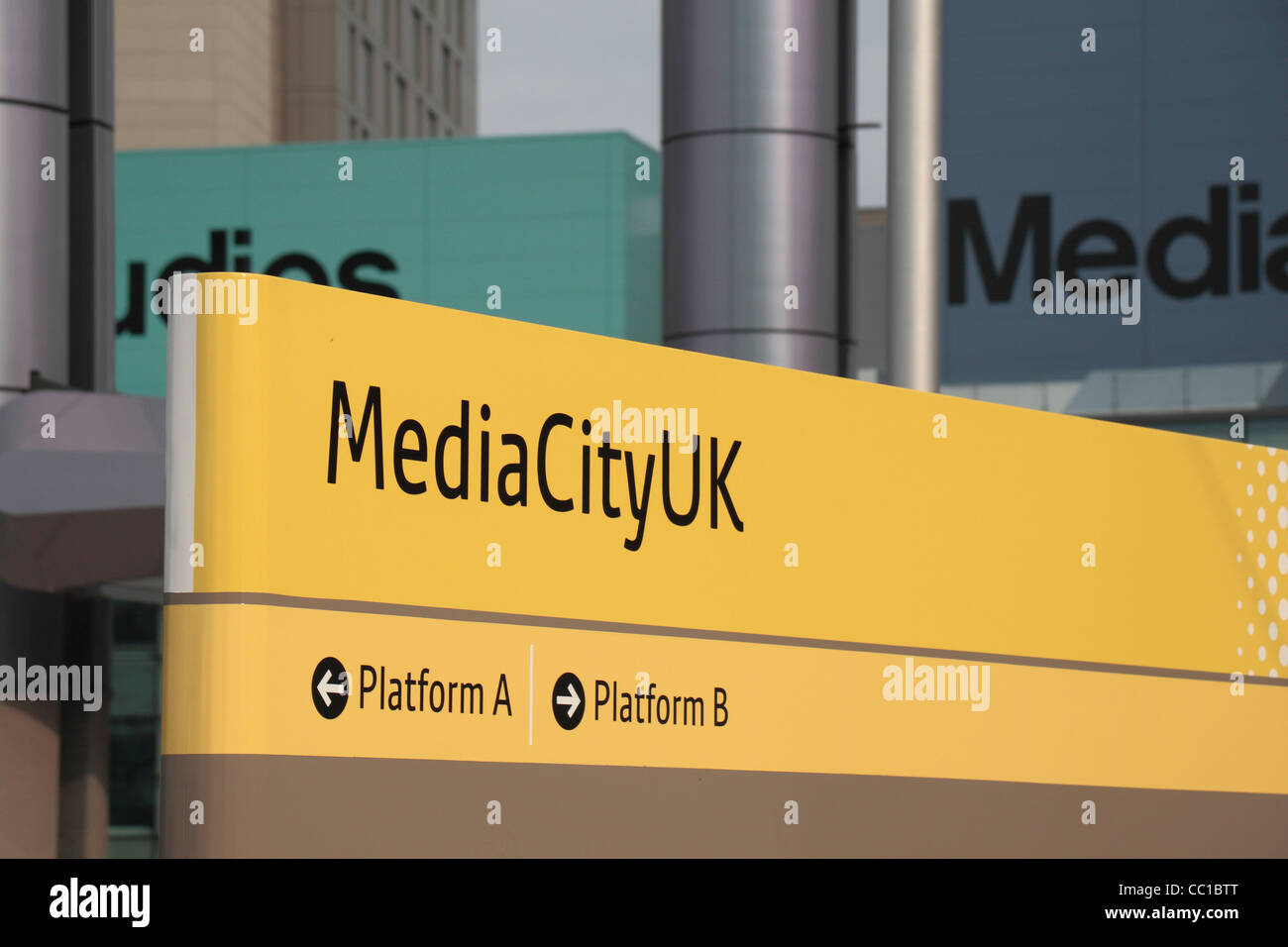 Metrolink tram stop sign manchester hi-res stock photography and images ...