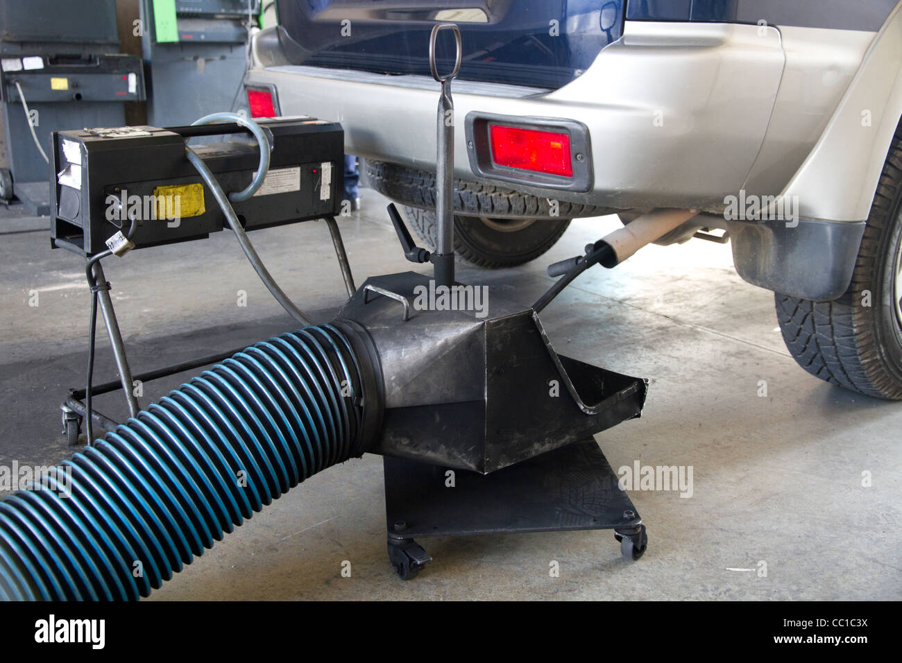 Exhaust test car hi-res stock photography and images - Alamy