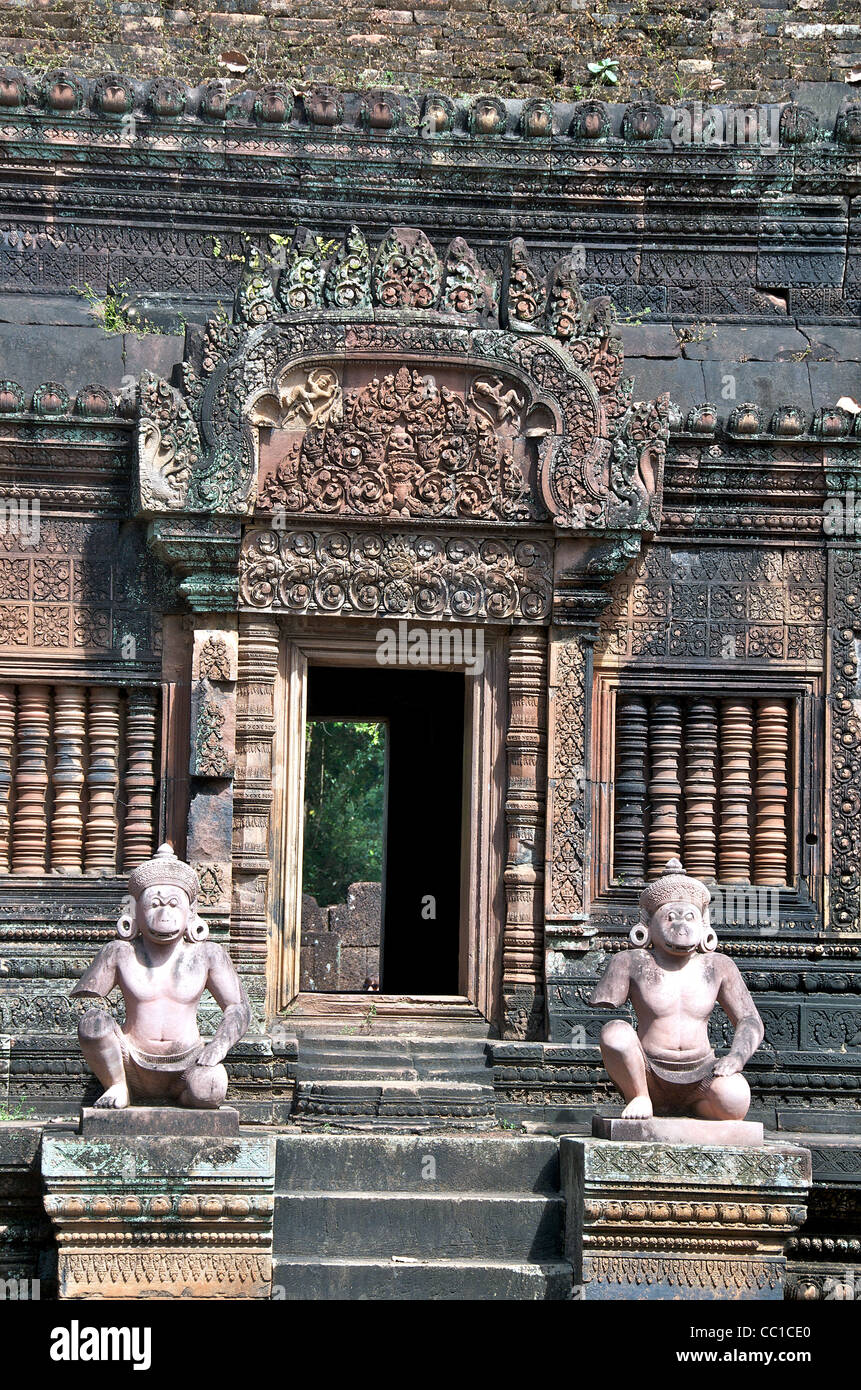 Yaksa devils guards protecting sanctuary Banteay Srei temple Cambodia ...