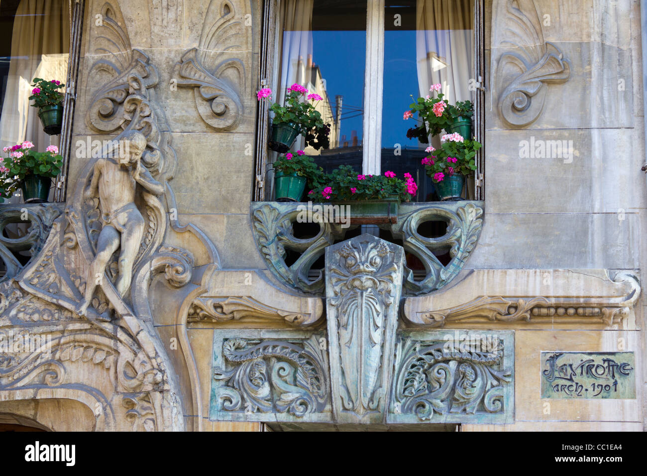 Rapp paris hi-res stock photography and images - Alamy