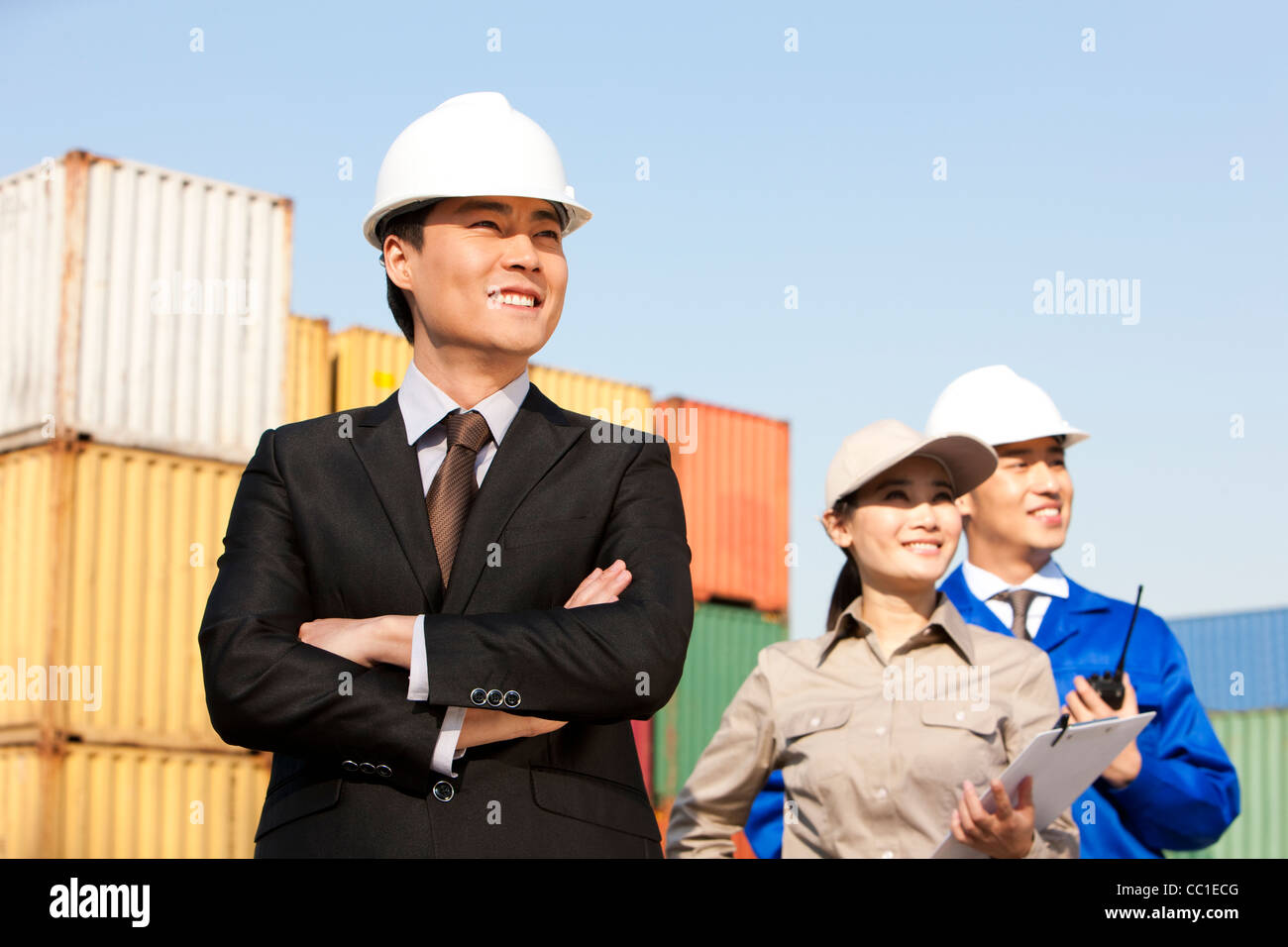 Man standing in front of a cargo container hi-res stock photography and ...