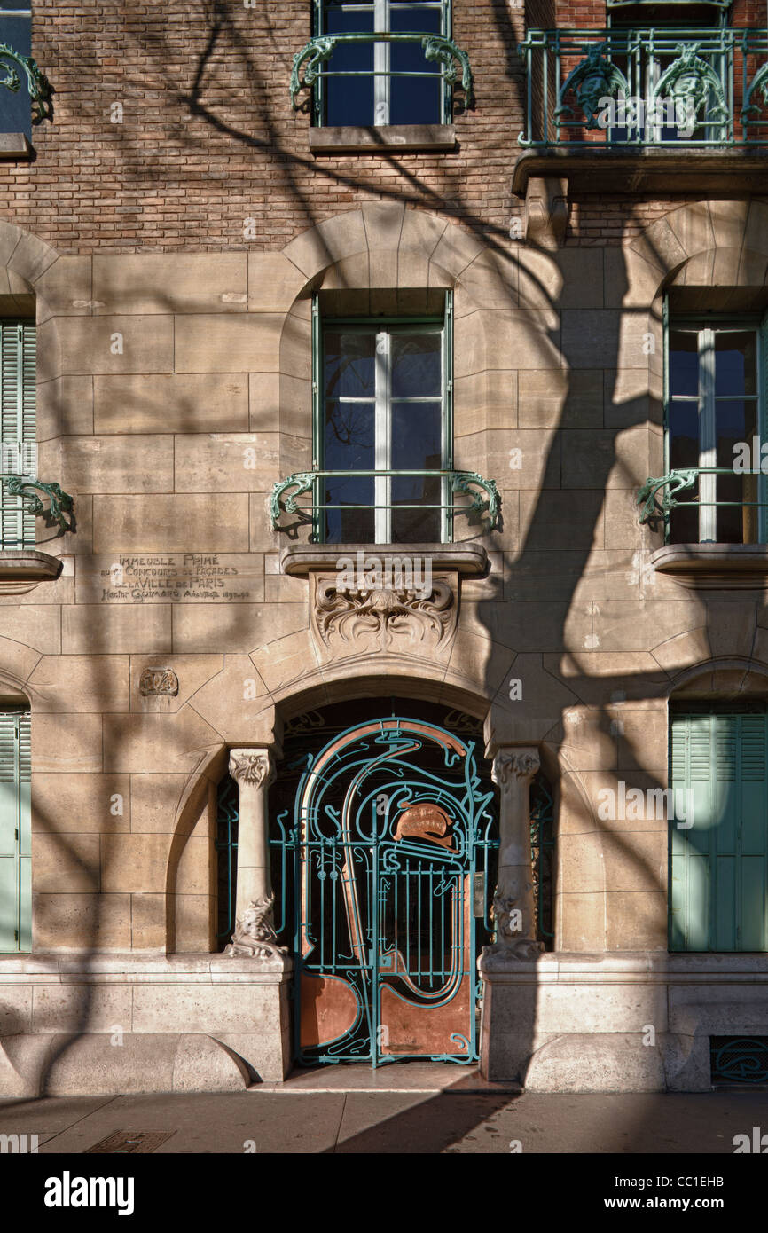 Castel beranger guimard art nouveau hi-res stock photography and images ...