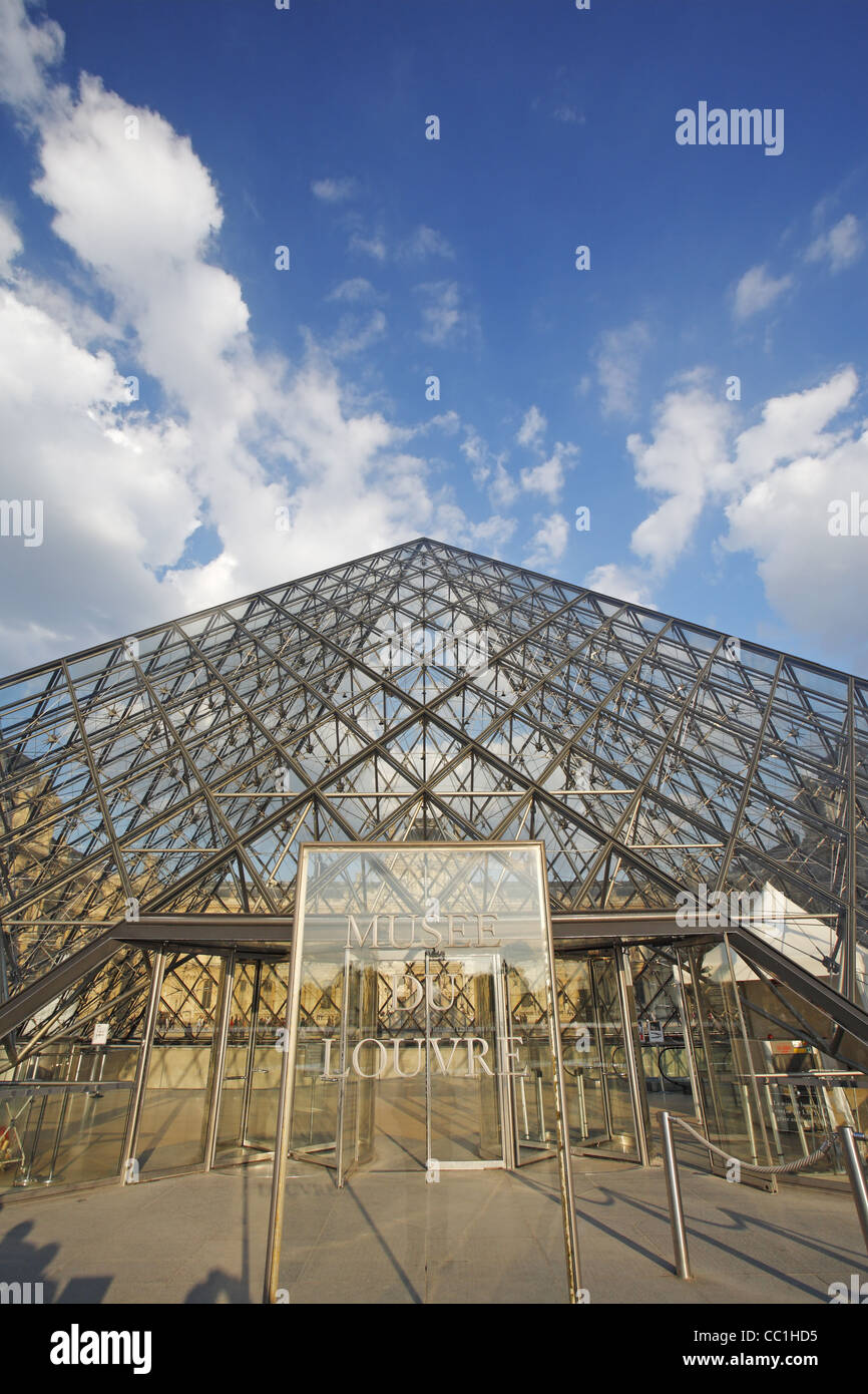 Louvre pyramid structure hi-res stock photography and images - Alamy