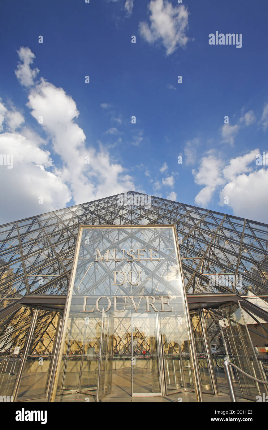 Louvre pyramid structure hi-res stock photography and images - Alamy