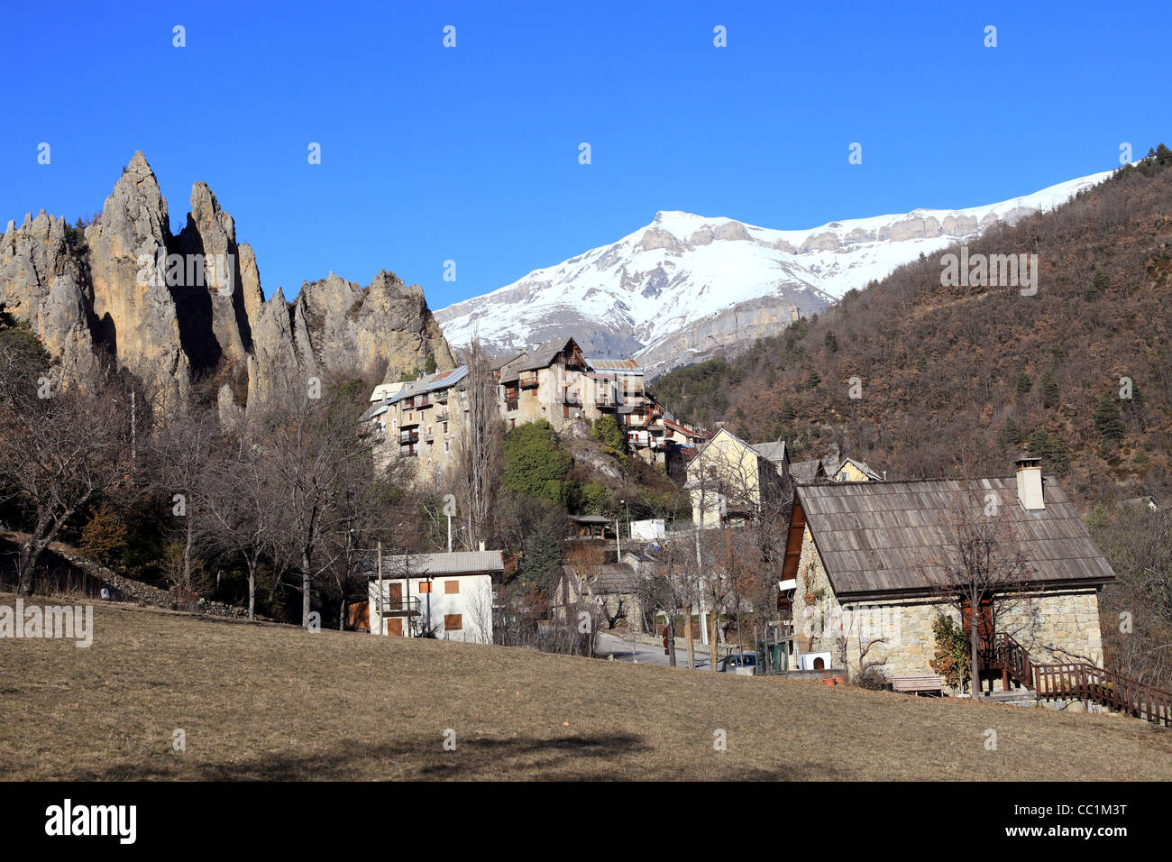 The picturesque village of Peone in the back country of the Alpes ...