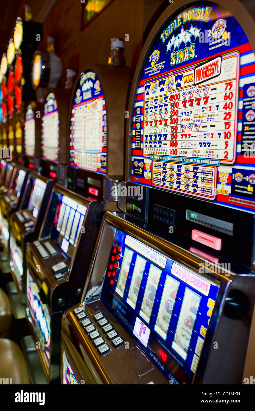 Empty slot machine hi-res stock photography and images - Alamy