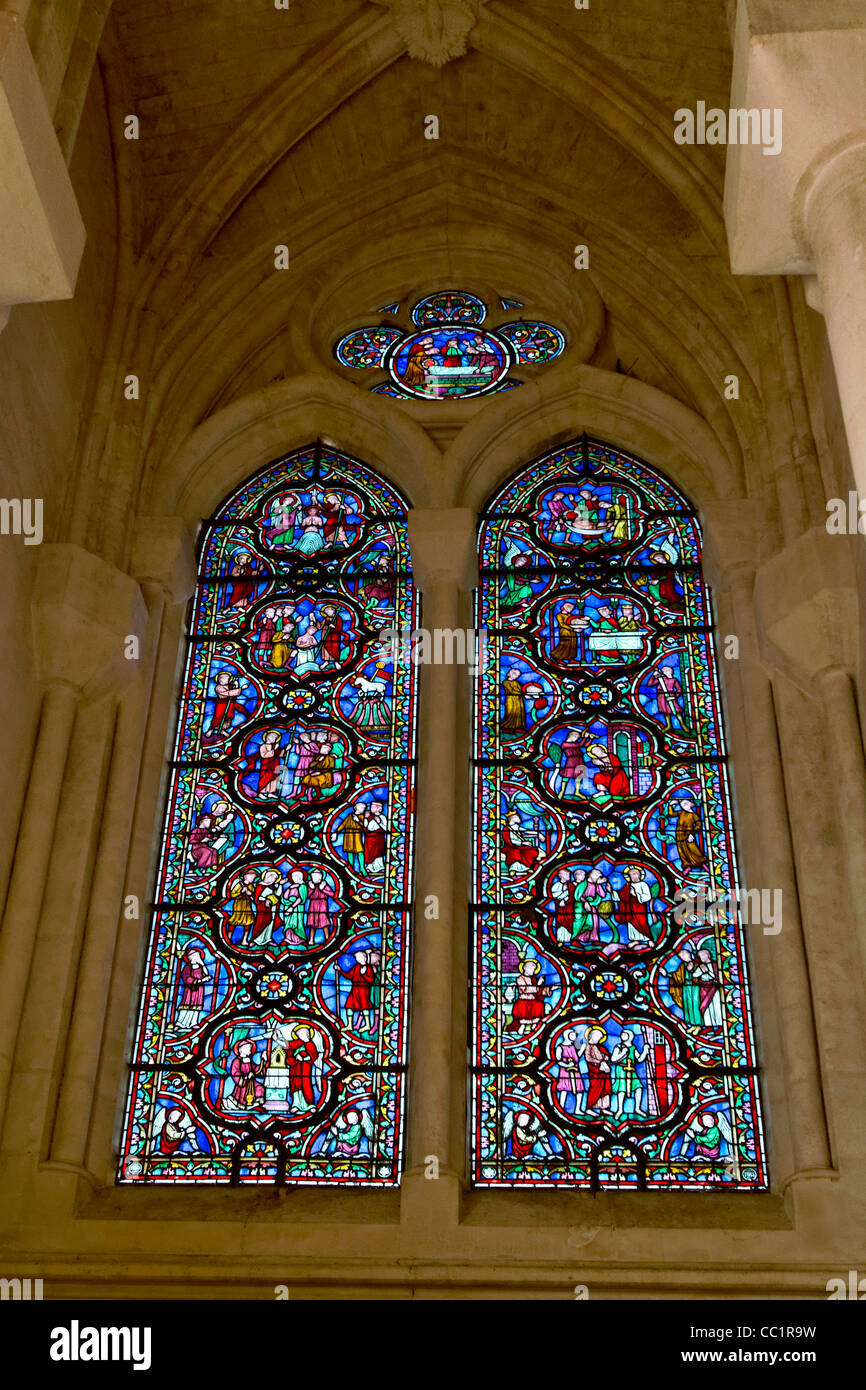 Bifora windows hi-res stock photography and images - Alamy