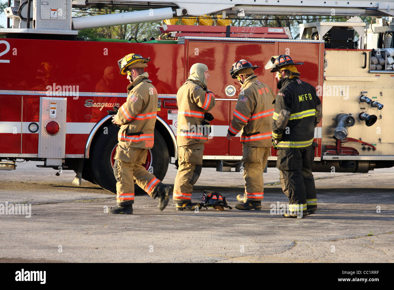 Emergency call assistant hi-res stock photography and images - Alamy