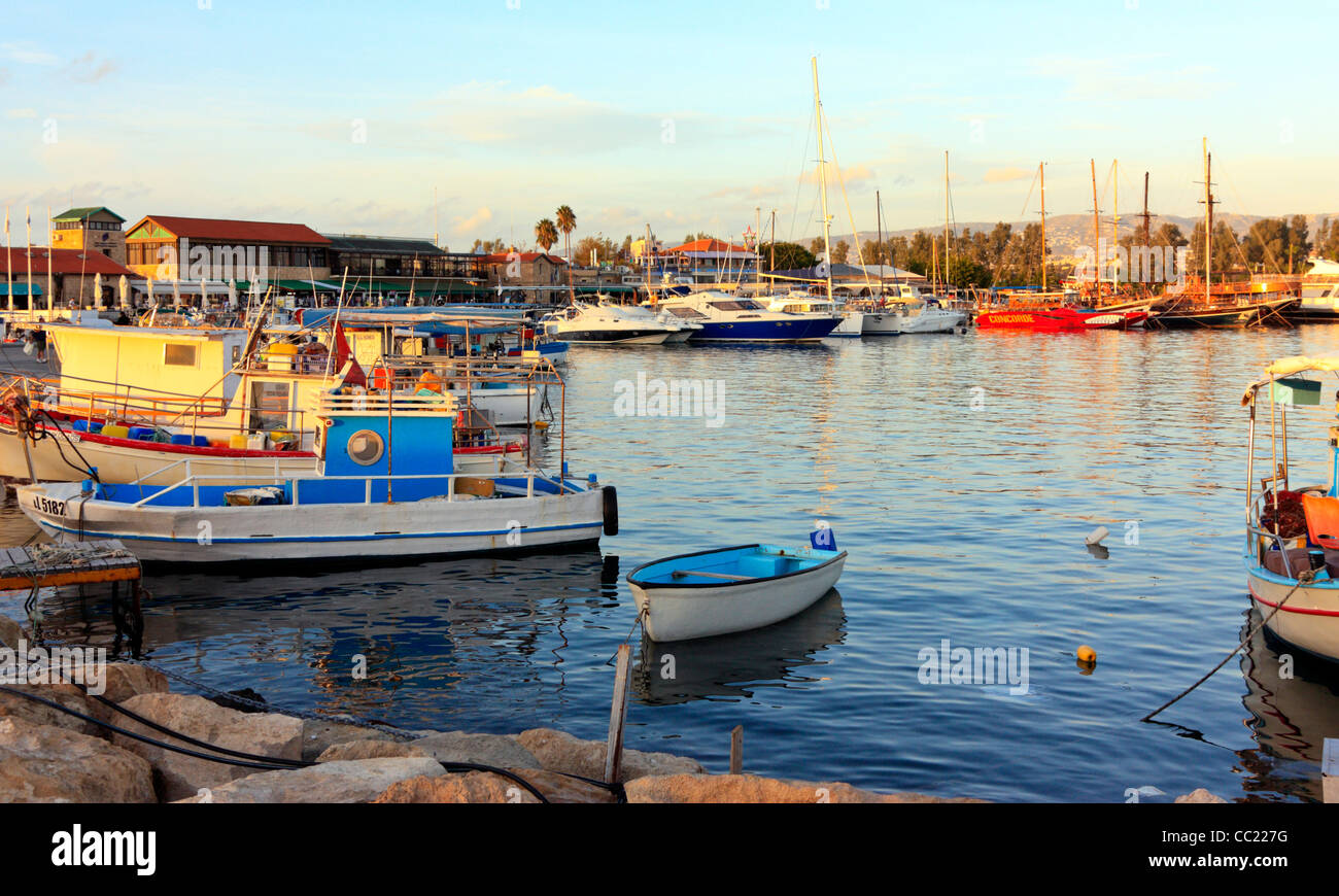 Boats in paphos harbour hi-res stock photography and images - Alamy