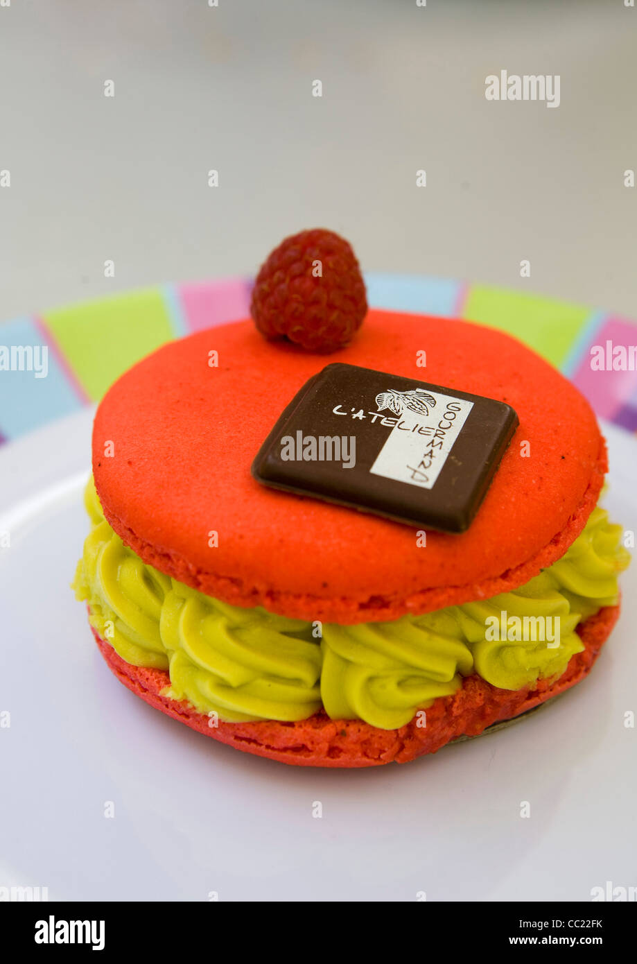 Large macaron hi-res stock photography and images - Alamy