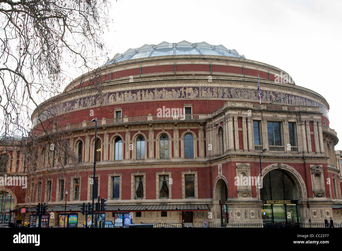 Royal opera house london exterior hi-res stock photography and images ...