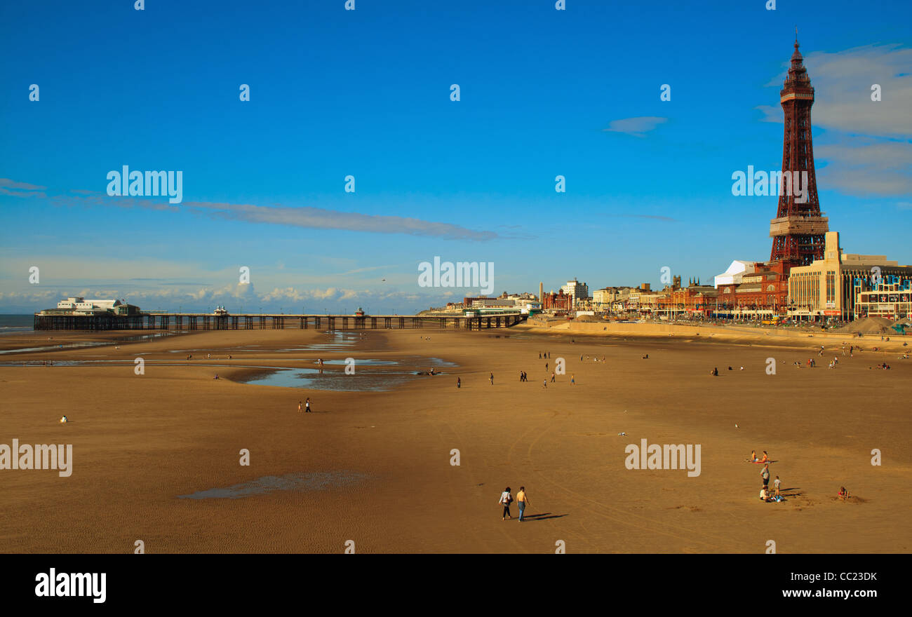 blackpool tower and beach Stock Photo - Alamy