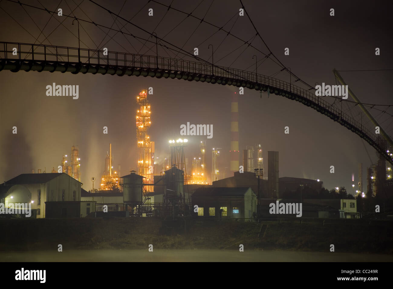 Refinery emissions hi-res stock photography and images - Alamy