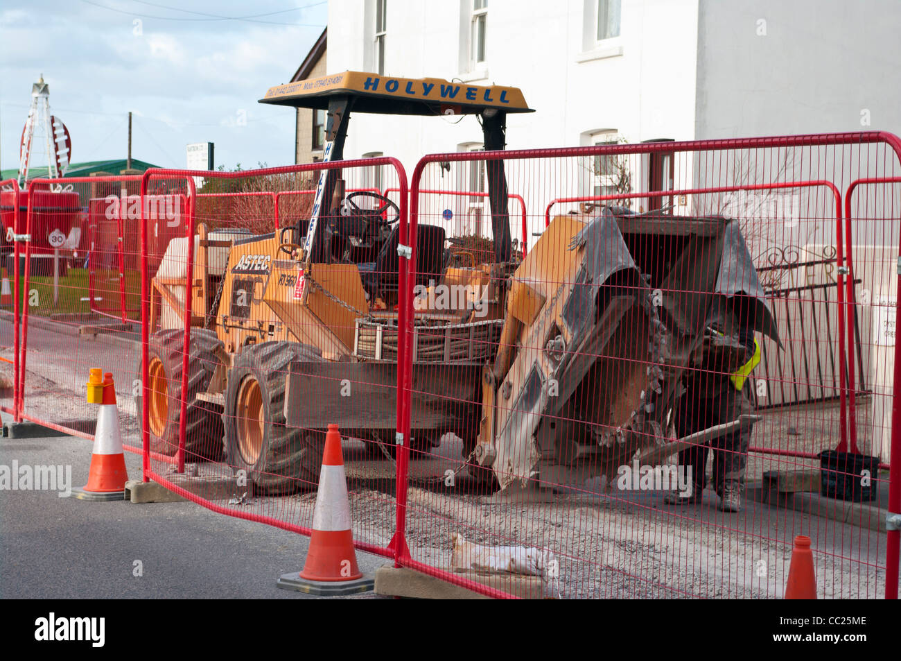 Road Surface Cutter Astec Concrete Rock Saw Topcutter UK Roadworks road ...