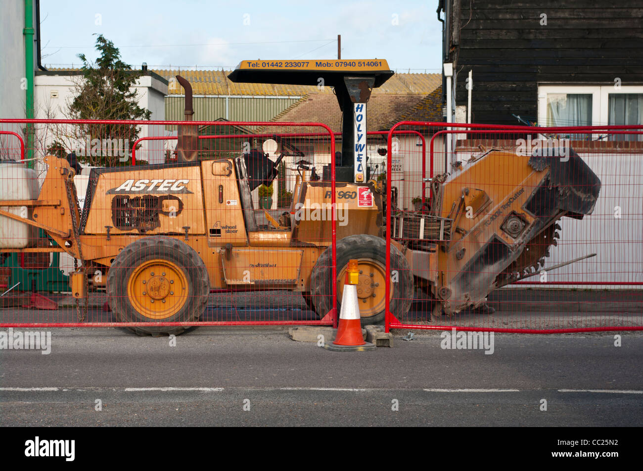 Road Surface Cutter Astec Concrete Rock Saw Topcutter UK Roadworks road ...