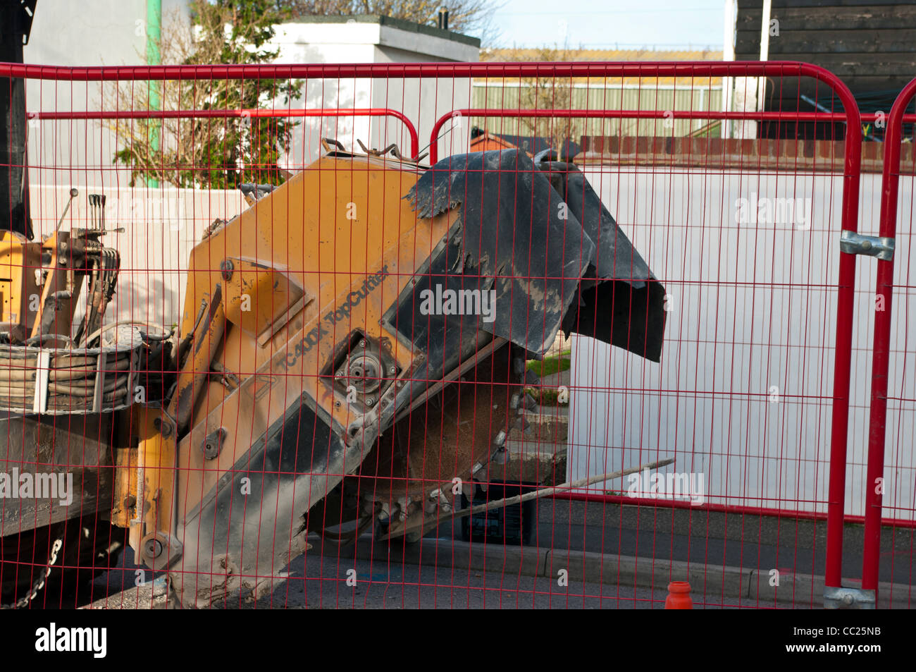 Road Surface Cutter Astec Concrete Rock Saw Topcutter UK Roadworks road ...