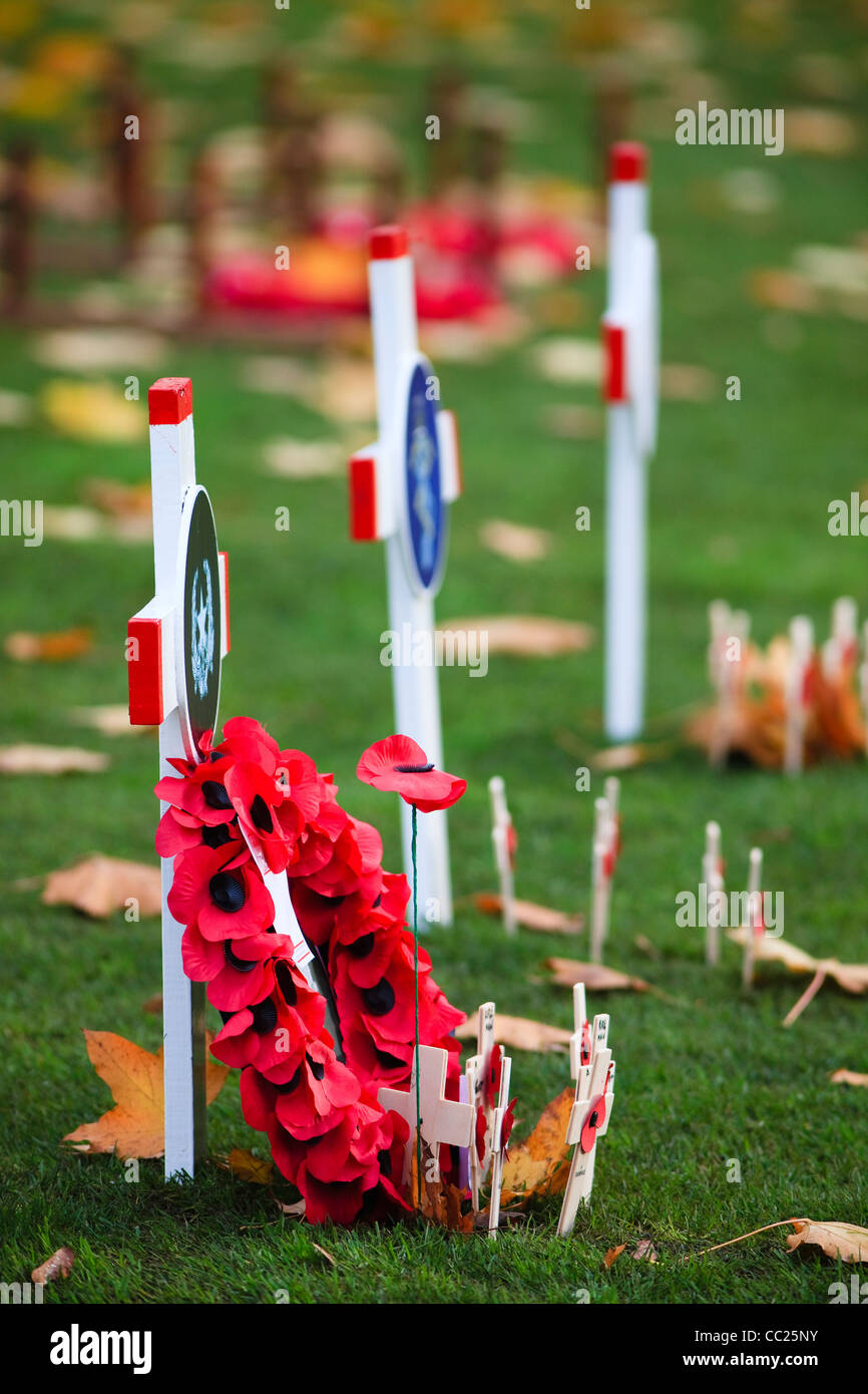 Small wooden cross at war memorial hi-res stock photography and images ...