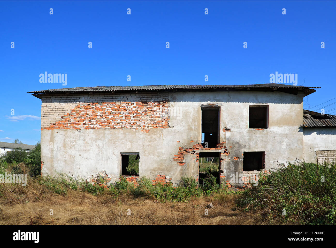 ruined brick house Stock Photo - Alamy