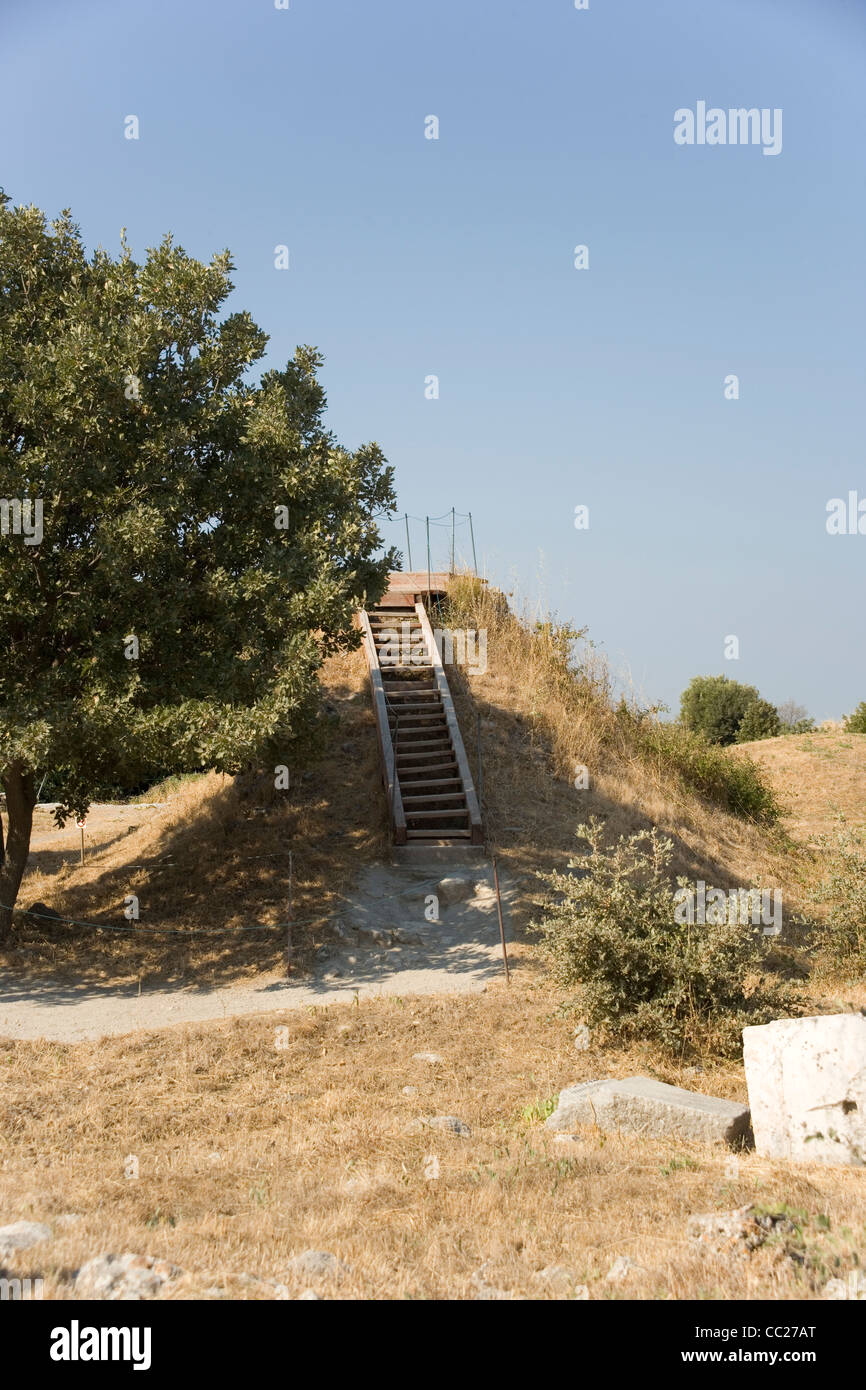 Watchtower at The archaeological site of Troy, Turkey Stock Photo - Alamy