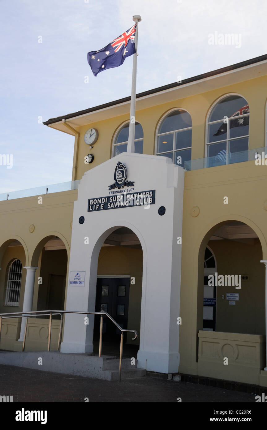 The Head Quarters ( H.Q) of Bondi Surf Bathers Life Saving Club at ...
