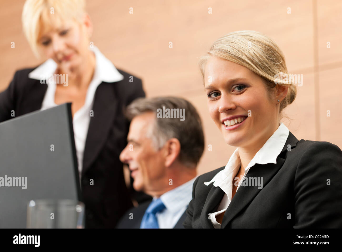 Team Knowhow High Resolution Stock Photography and Images - Alamy