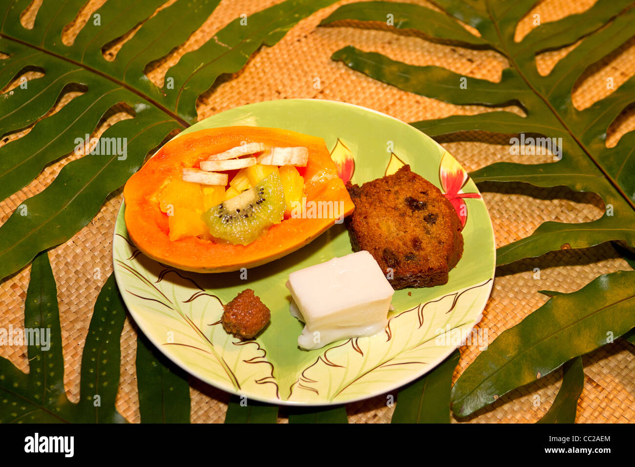 Traditional hawaiian feast hi-res stock photography and images - Alamy