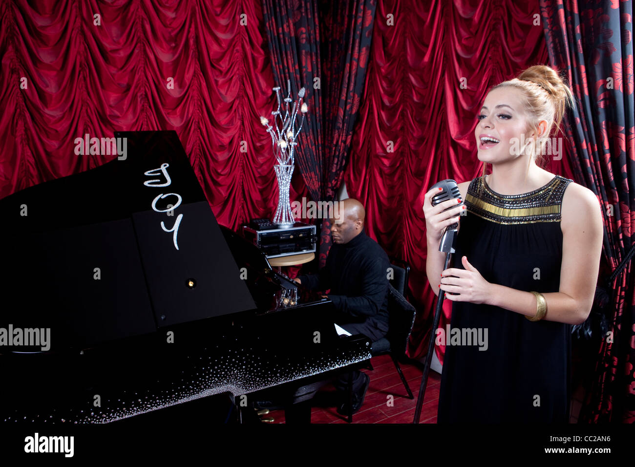 Sophie Evans Singer High Resolution Stock Photography and Images - Alamy