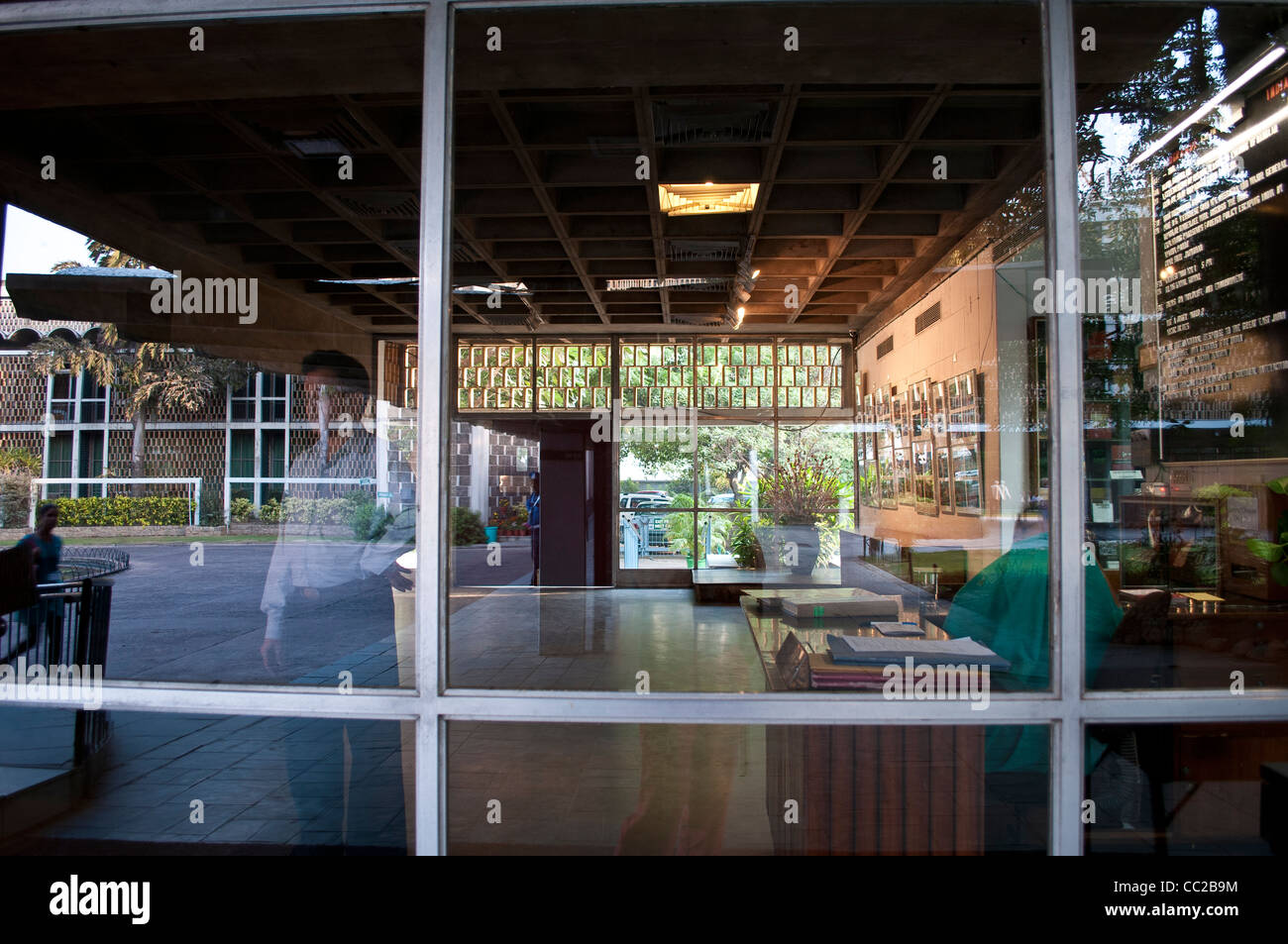 India international centre, delhi hi-res stock photography and images ...